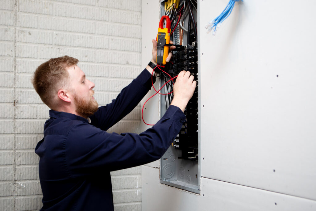 100 Amp vs 200 Amp Panel: Colorado Home Guide